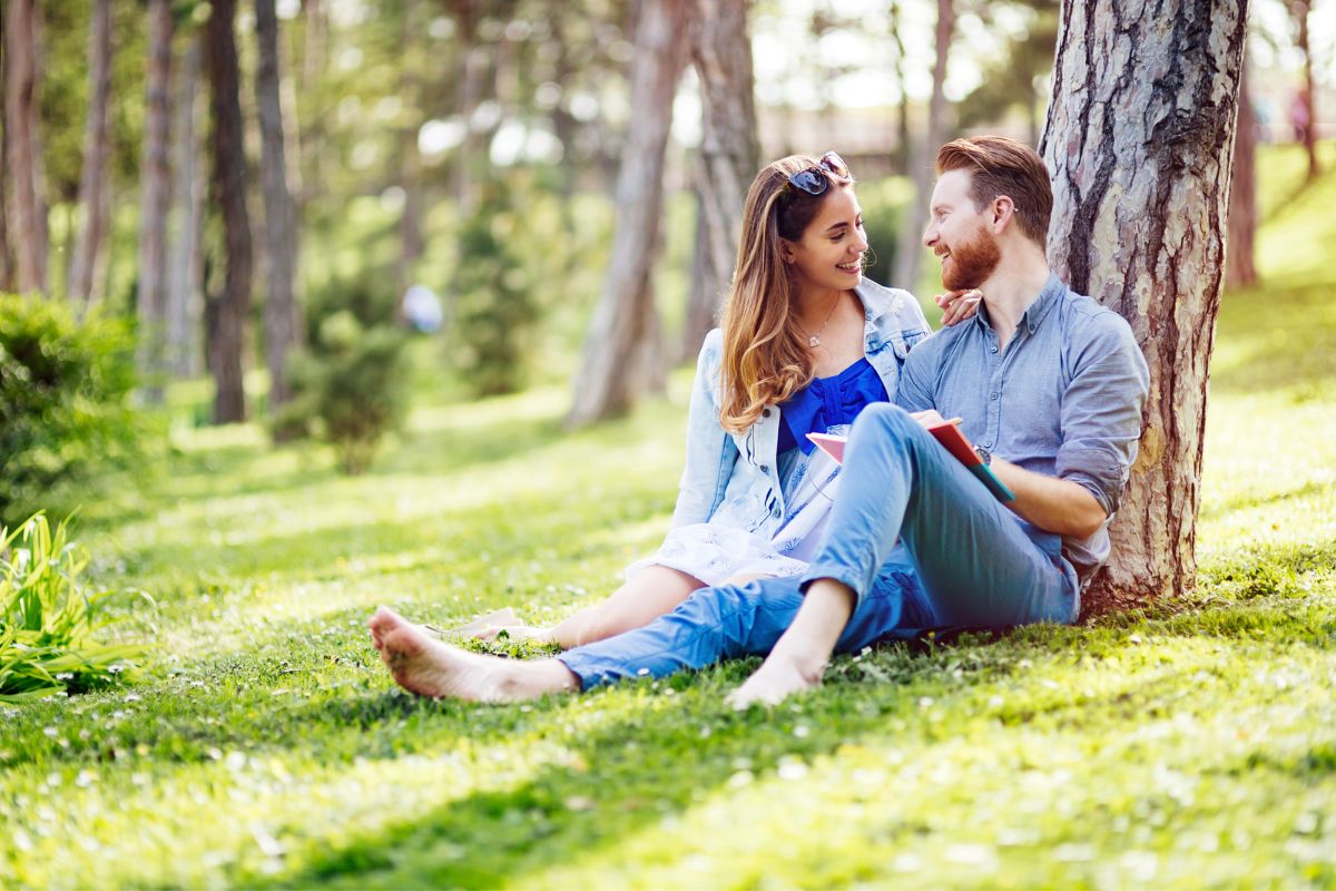17 Cheap Park Date Ideas (You Haven’t Thought of Yet)